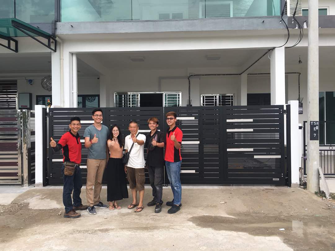 8 years customer. Bought I Delux Folding gate & 2 UniGates.