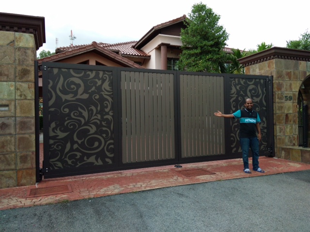 8 years customer. Bought I Delux Folding gate & 2 UniGates.